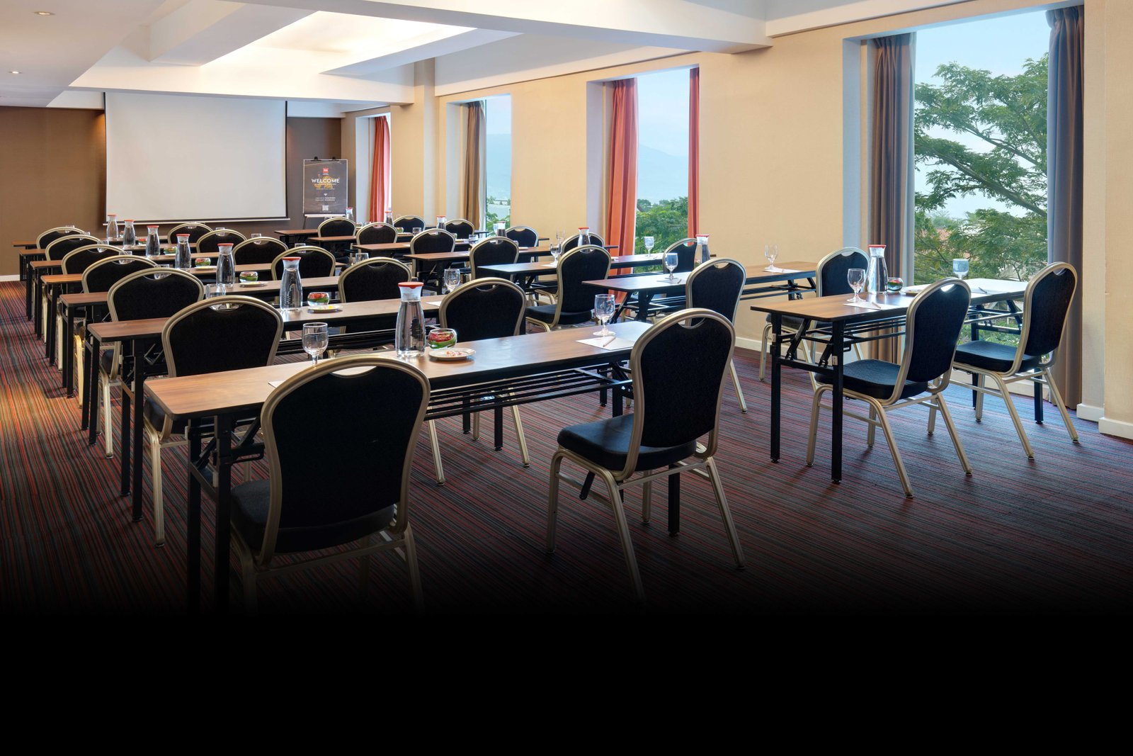 Pilihan Ideal untuk Setiap Kebutuhan Acara - Meeting Room dan Ballroom ...